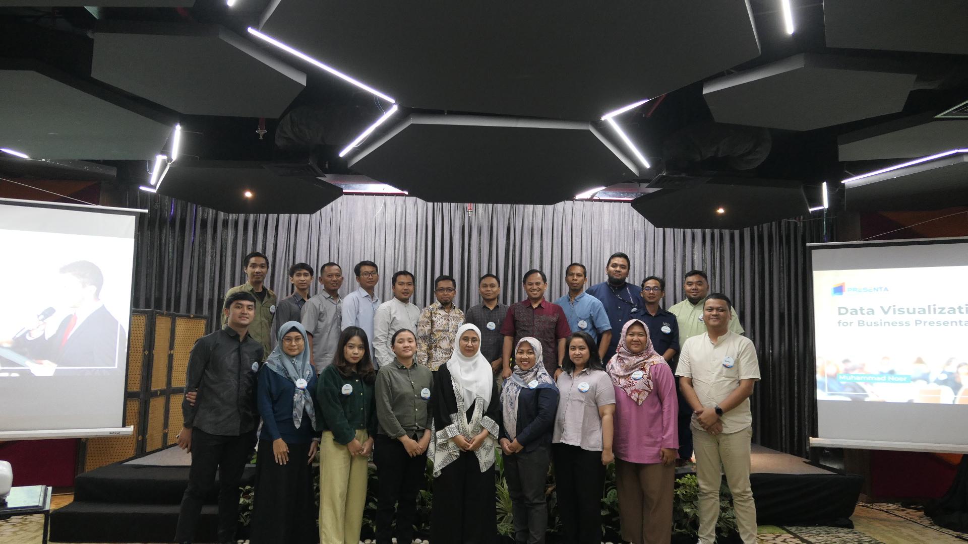 Training Data Visualization for Business Presentation – PT Meratus Line ...