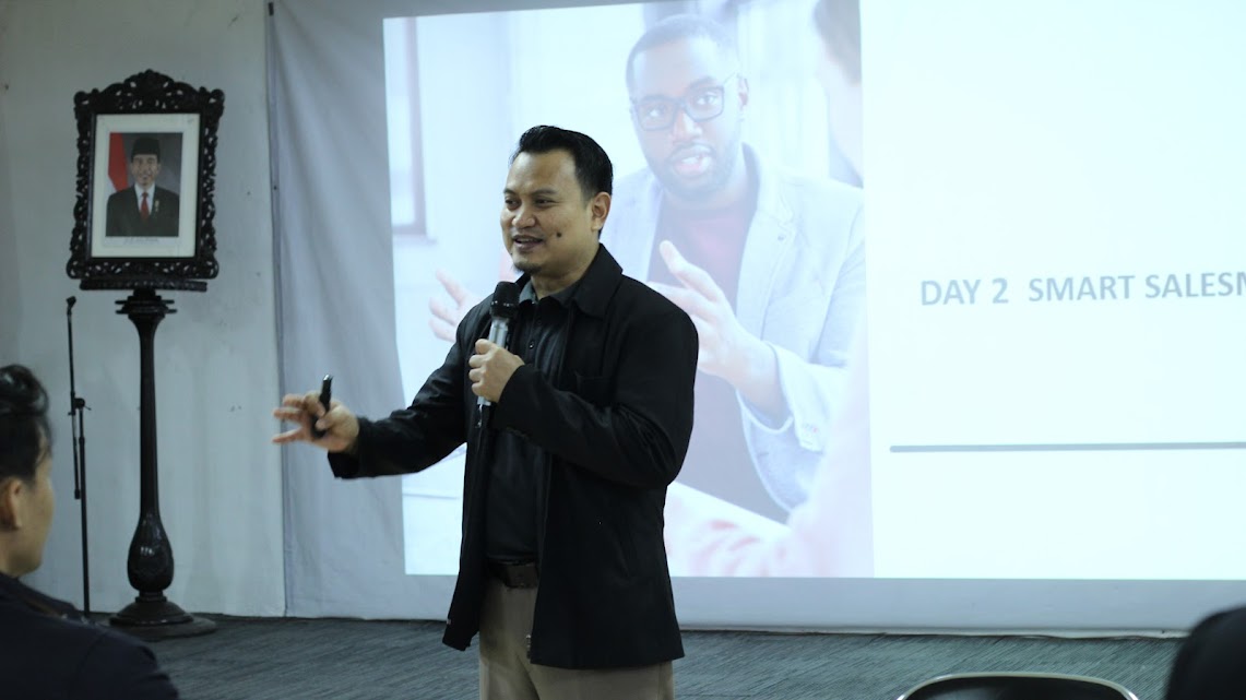 Training Salesmanship - PT Dan Liris batch 2 - PRESENTA